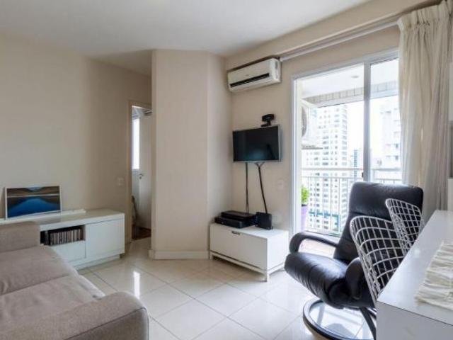 Apartamento a venda na Vila Olimpia, 1 suíte, sacada, 1 vaga