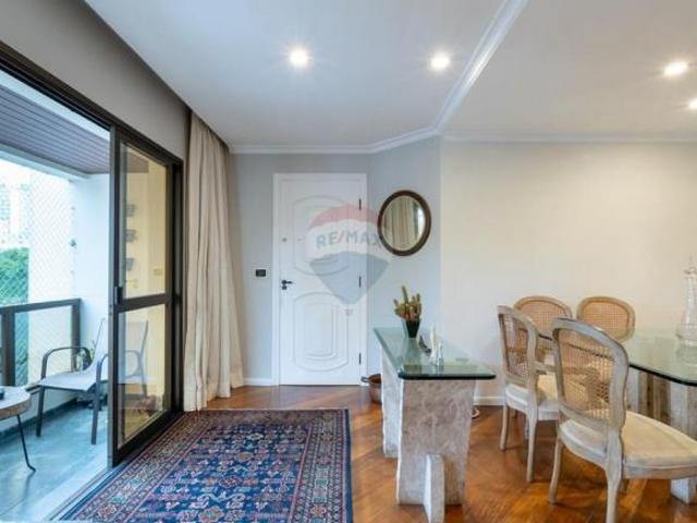 Apartamento à venda na Vila Olímpia com 3 dormitórios, 2 suítes, 131m² e 2 vagas