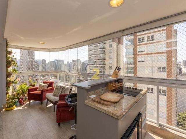 Apartamento à venda na Vila Olímpia com 120m, 3 quartos, 1 suíte e 3 vagas