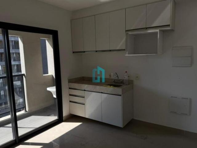 Apartamento à venda na Vila Olímpia, com 1 dormitório, 1 banheiro e 1 vaga de garagem com depósito