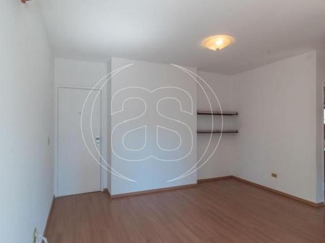 Apartamento à venda na Vila Olímpia com 63m², 2 quartos, varanda, 2 banheiros e 1 vaga de garagem