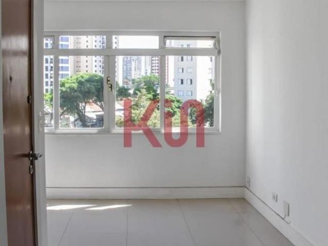 Apartamento à venda na Vila Olímpia, São Paulo SP: 2 quartos, 1 banheiro, 1 vaga, 100m² de área. Ven