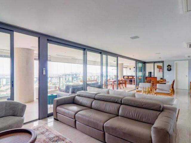 APARTAMENTO À VENDA NA VILA MADALEN