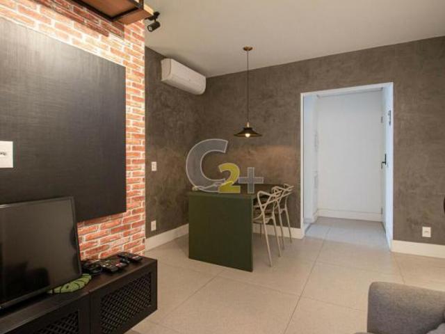 Apartamento à venda na Vila Madalena, 2 quartos, 1 suíte, 1 vaga de garagem