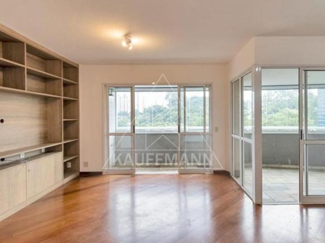 Apartamento à Venda na Vila Madalena: 4 Dormitórios 1 Suíte, 3 Vagas, 124m² A.U