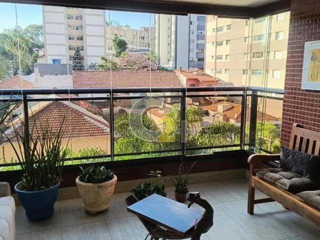 Apartamento à venda na Vila Mariana 208 m², 4 suítes e 4 vagas de garagem