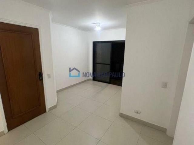 Apartamento à venda na Vila Mariana 2 quartos 1 suíte, 1 vaga 450 metros do metrô Vila Mariana