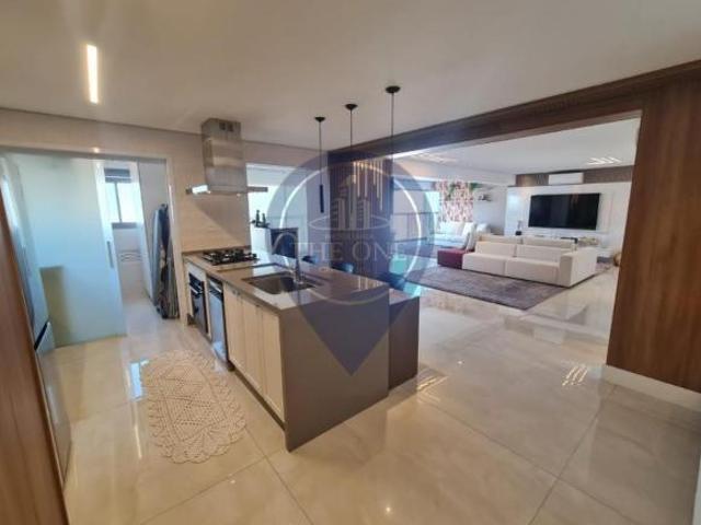 Apartamento à venda na Vila Mariana: 3 quartos, 3 suítes, 2 salas, 4 banheiros, 2 vagas de garagem