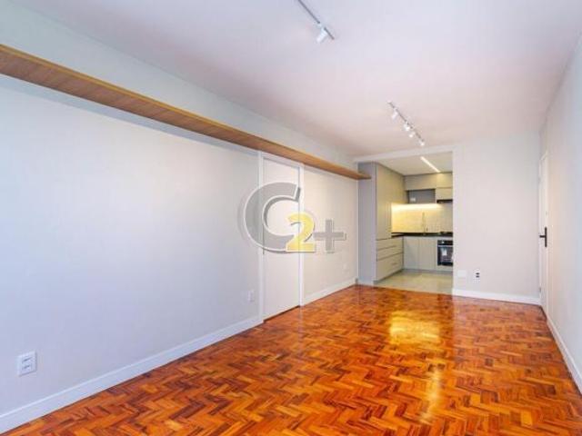 Apartamento à venda na Vila Mariana, 3 quartos sendo 1 suíte, 1 vaga