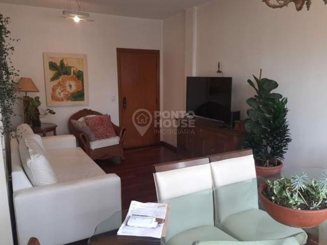 Apartamento à venda na Vila Mariana com 3 dormitórios, sala ampla e 1 vaga