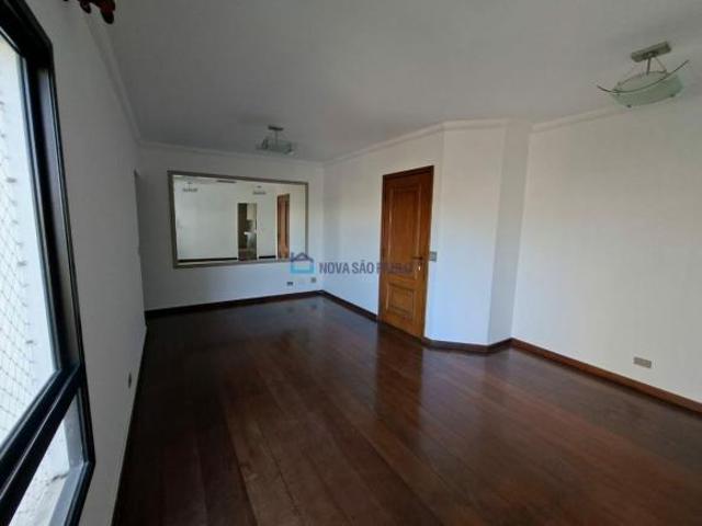 Apartamento â venda na Vila Mariana com 3 quartos e 1 vaga de garagem