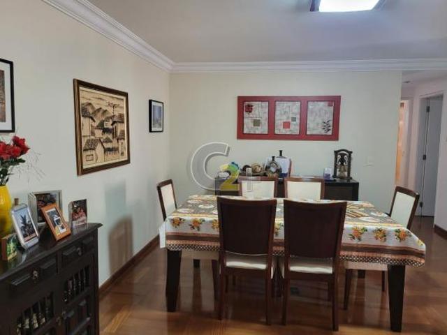 Apartamento à venda na Vila Mariana com 3 quartos, sendo 1 suíte e 1 vaga