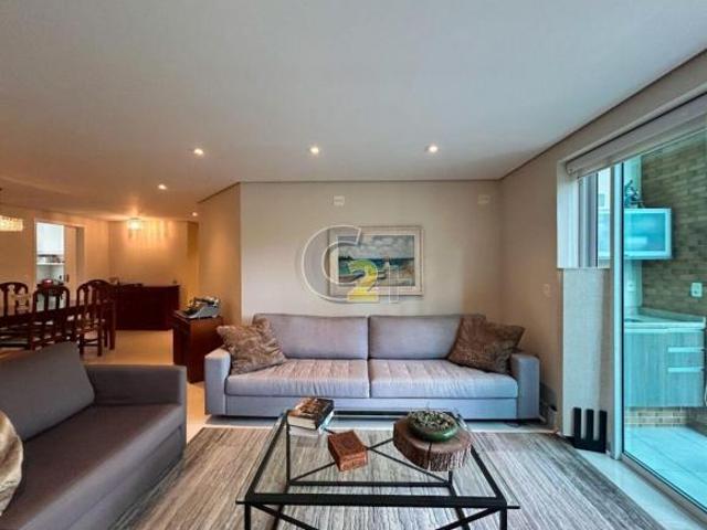Apartamento à venda na Vila Mariana com 3 suítes e 3 vagas de garagem