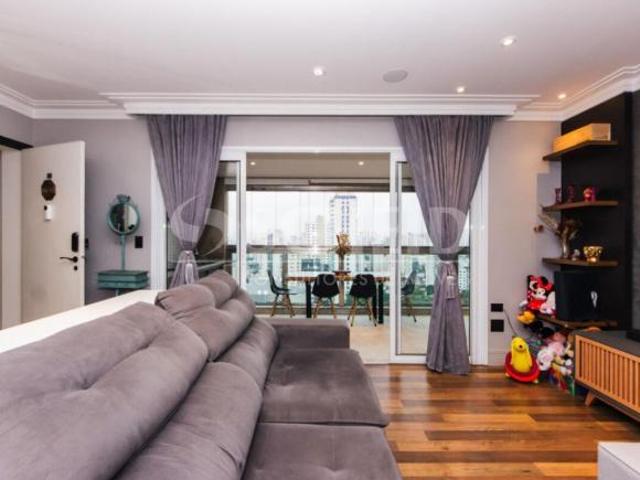Apartamento á Venda na Vila Mariana com 102m², 4 quartos sendo 1 suíte, 3 vagas