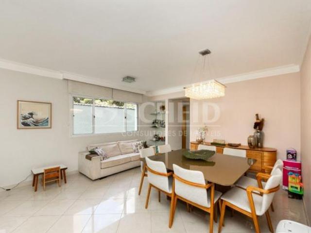 Apartamento á Venda na Vila Mariana com 126m², 2 quartos sendo 1 suíte, 2 vagas