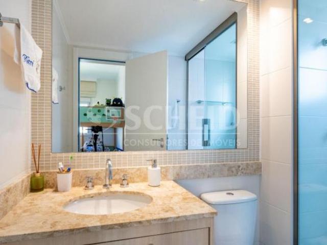 Apartamento á Venda na Vila Mariana com 164m², 4 quartos sendo 3 suítes, 3 vagas
