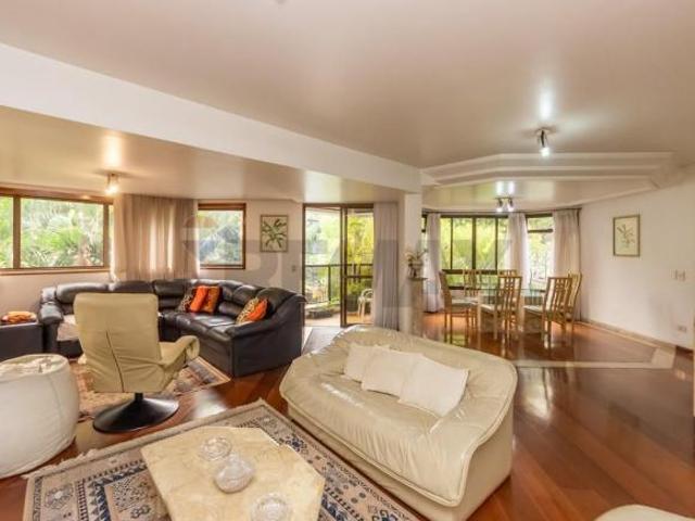 Apartamento à venda na Vila Mariana com 186 m², 4 dormitórios, 3 suítes e 3 vagas por R$ 1.650.000,0