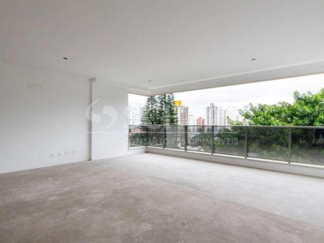 Apartamento á Venda na Vila Mariana com 181m², 3 quartos sendo 3 suítes, 2 vagas