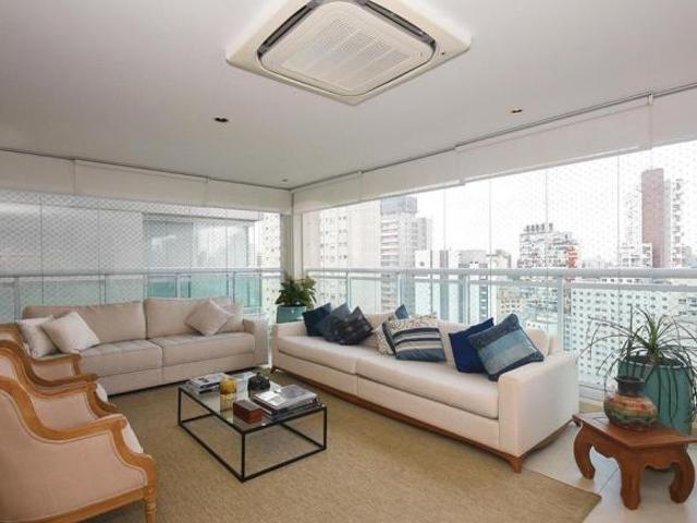 Apartamento à venda na Vila Mariana com 181m², 3 suítes e 3 vagas