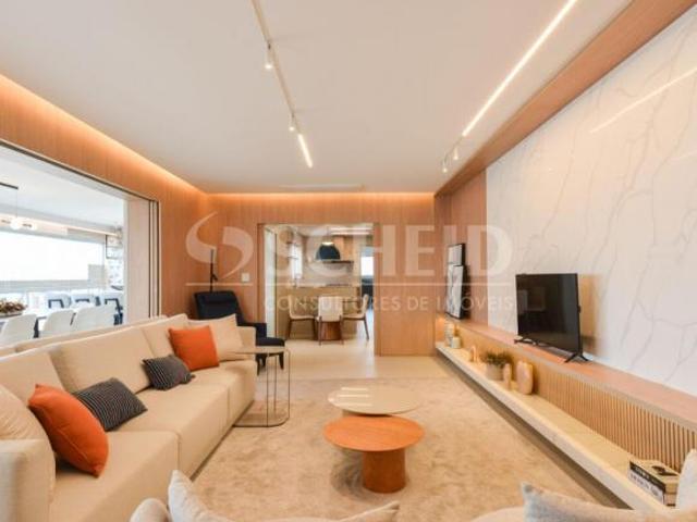 Apartamento á Venda na Vila Mariana com 211m², 3 quartos sendo 3 suítes, 4 vagas