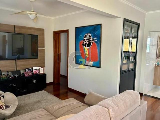 Apartamento à venda na Vila Mariana com 4 quartos, sendo 2 suítes e 2 vagas