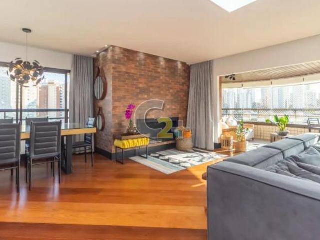 Apartamento à venda na Vila Mariana com 4 quartos, sendo 3 suítes e 3 vagas