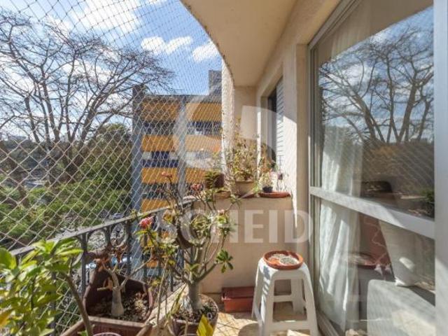 Apartamento á Venda na Vila Mariana com 98m², 3 quartos sendo 1 suíte, 2 vagas