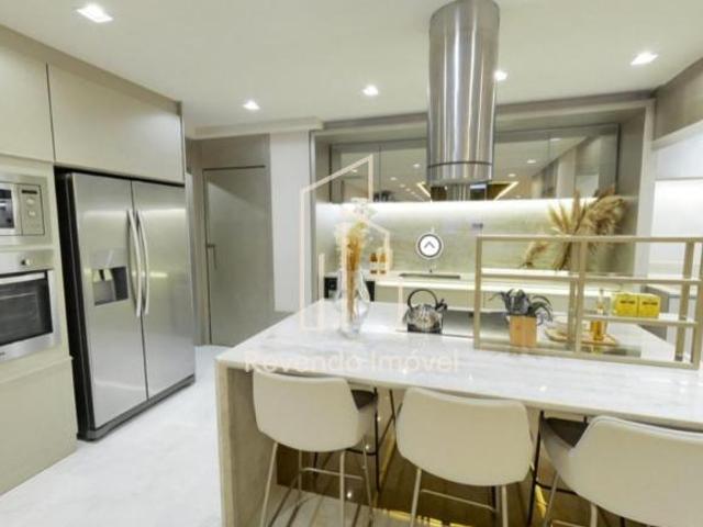 Apartamento à venda na Vila Mariana em SP: 3 quartos, 3 suítes, 166,49 m² de área e 3 vagas de garag