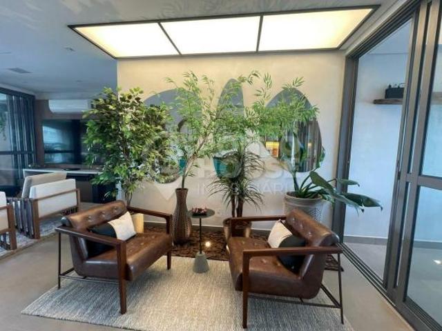 Apartamento à venda na Vila Mariana, próximo do metrô, 3 suítes e 2 vagas