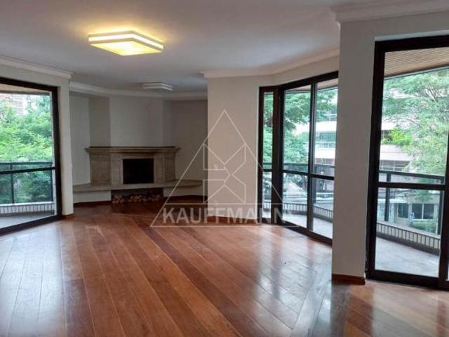 Apartamento à Venda na Vila Nova Conceição 4 Dormitórios, 3 Suítes, 4 Vagas, 400m² A.U