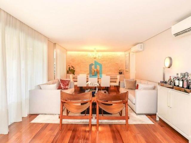 Apartamento à venda na Vila Nova Conceição