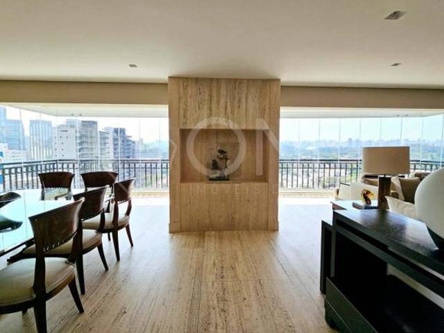 Apartamento à venda na Vila Nova Conceição