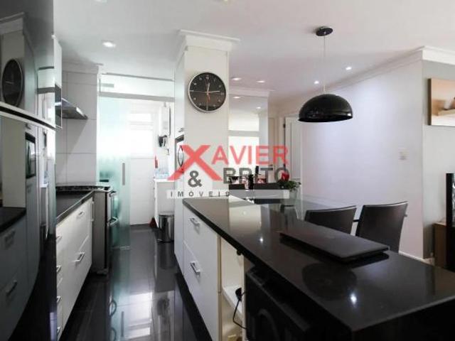 Apartamento à venda na Vila Nova Conceição, 60m2, 2 quartos 1 suíte, varanda, andar alto, 1 vaga
