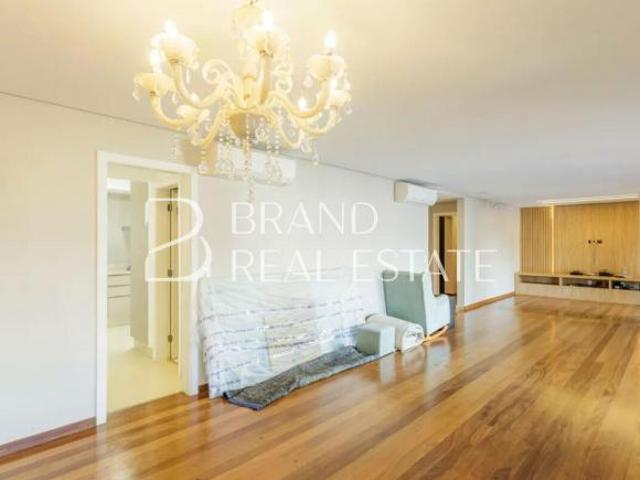 Apartamento a venda na Vila Nova Conceição, 226m², 3 suítes, 4 vagas
