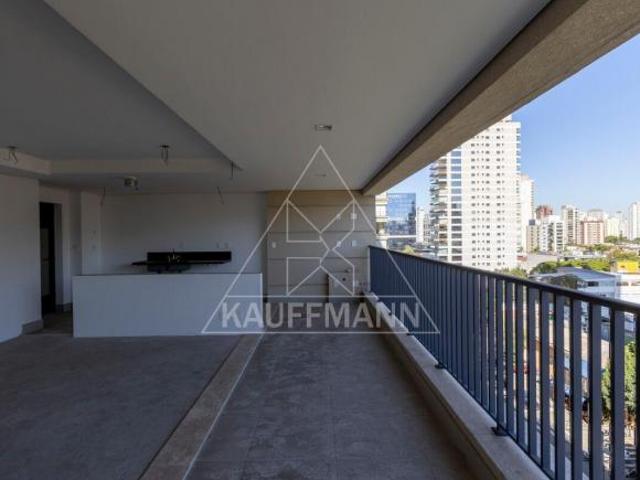 Apartamento à Venda na Vila Nova Conceição 3 Dorms 3 Suítes, 2 Vagas, 147m² A.U