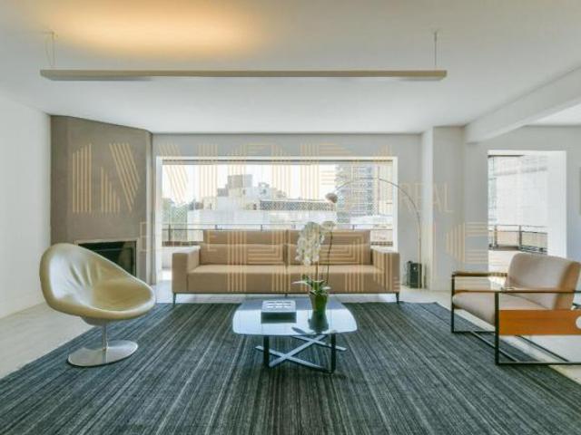 Apartamento à venda na Vila Nova Conceição | 3 quartos / 3 suítes