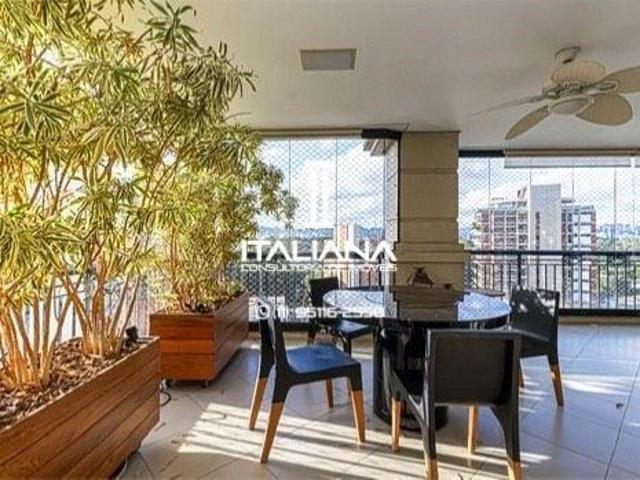 Apartamento a Venda na Vila Nova Conceição 3 Suítes e 5 Vagas
