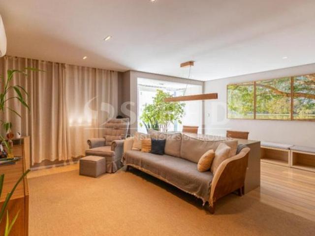 Apartamento á Venda na Vila Nova Conceição com 100m²
