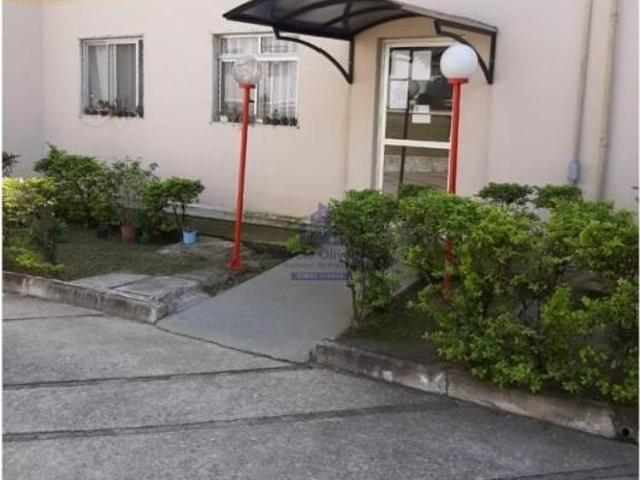 Apartamento à venda na Vila São José, Taubaté SP: 2 quartos, sala dois ambientes, 1 banheiro, 1 vaga