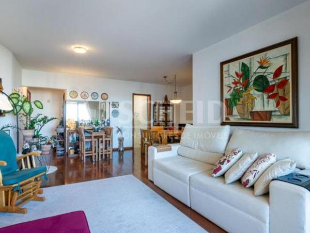 Apartamento á Venda na Vila Sônia com 225m², 4 quartos sendo 2 suítes, 2 vagas