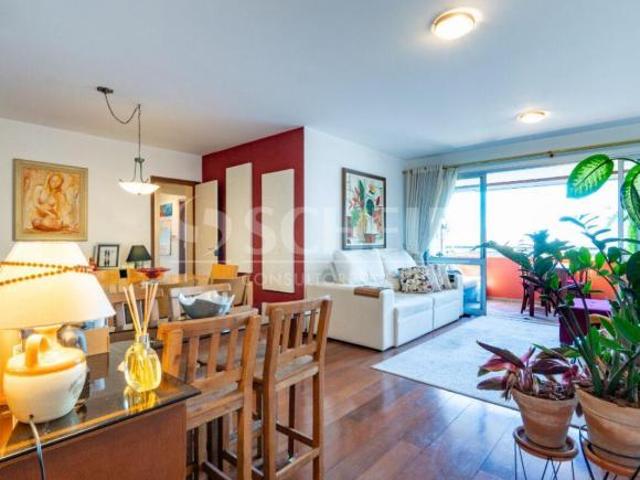 Apartamento á Venda na Vila Sônia com 225m², 4 quartos sendo 2 suítes, 2 vagas