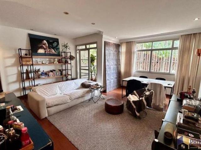 Apartamento à venda na Vila Paris