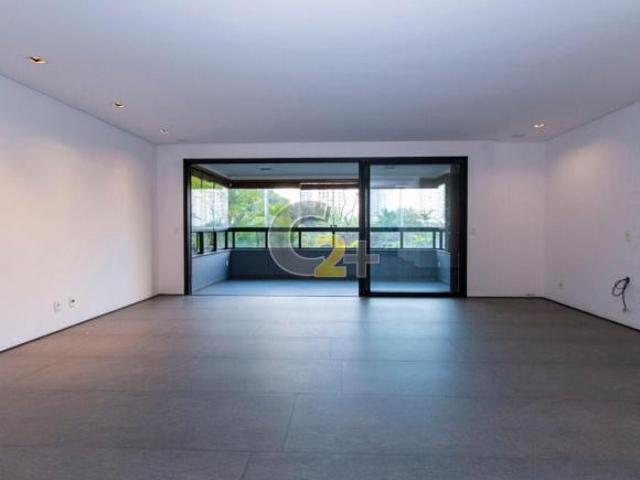 Apartamento à venda na Vila Romana com 3 quartos, sendo 3 suítes e 4 vagas
