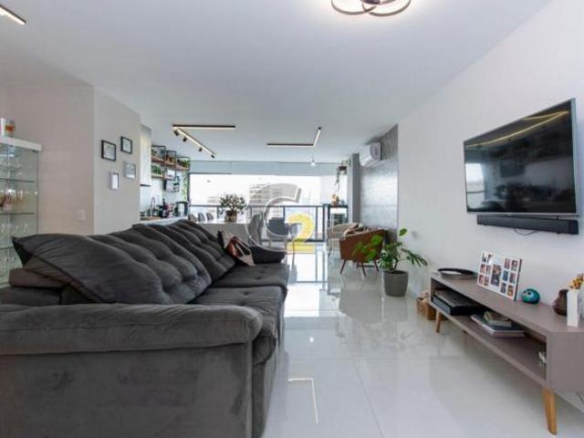 Apartamento á venda na Vila Romana com 3 suítes e com 2 vagas de garagem
