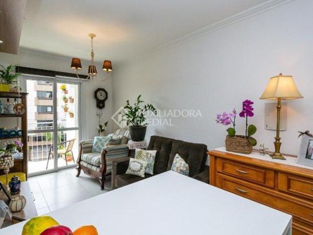 Apartamento 2 dormitórios, com vaga de garagem, elevador e salão de festas no bairro Vila Rosa