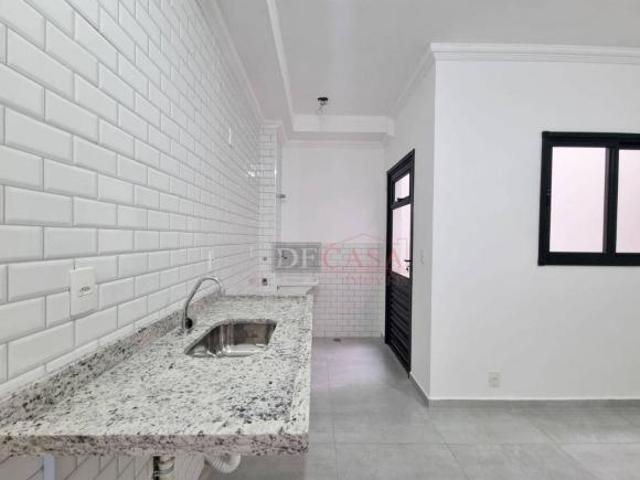 Apartamento a venda na Vila Ré com 2 dormitórios e quintal próximo ao Metrõ Patriarca