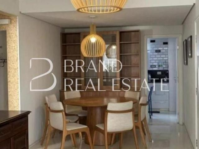 Apartamento à venda em Moema, andar alto, 89m², 3 quartos, 2 vagas, portaria 24 horas