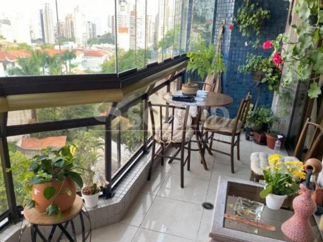 Apartamento à Venda na Vl. Mariana com 176m², 4 quartos 3 suítes, 3 vagas