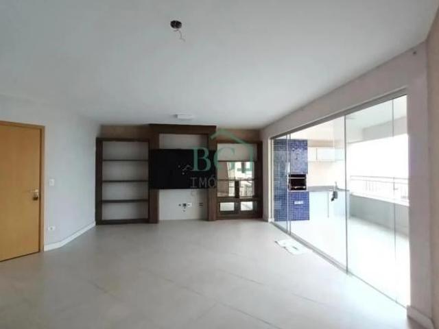 Apartamento à venda na zona Oeste de Poços de Caldas