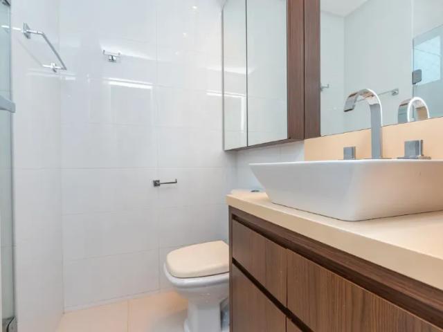 Apartamento à venda na 2ª Quadra de Balneário Camboriú com 2 suítes